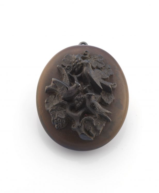 Victorian carved wood locket | Strauss & Co