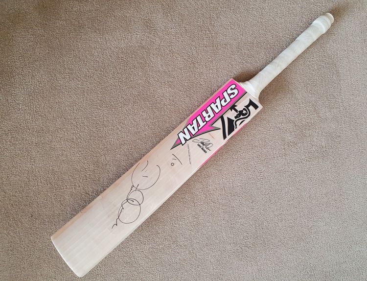 Signed David Warner cricket bat from Ashes tour | Strauss & Co